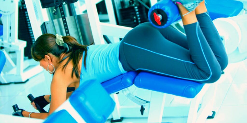 How To Safely And Correctly Do Leg Curls In The Gym - Gym Geek