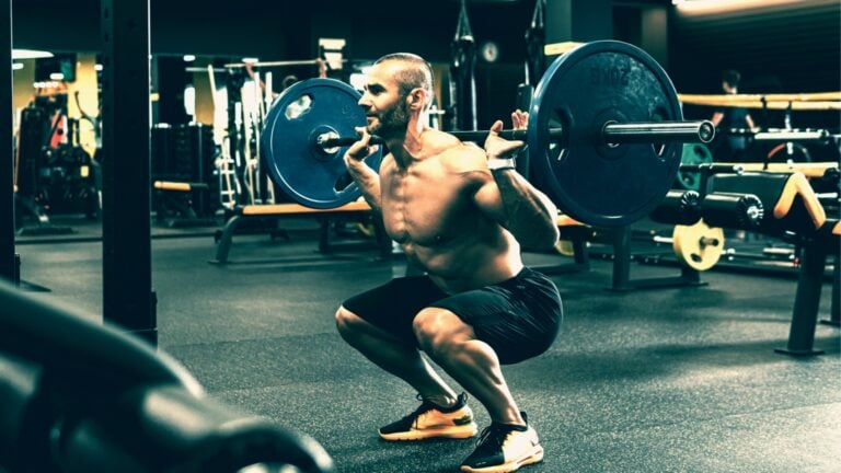 3 Day Powerlifting Program - Bench, Deadlift and Squat Routine - Gym Geek