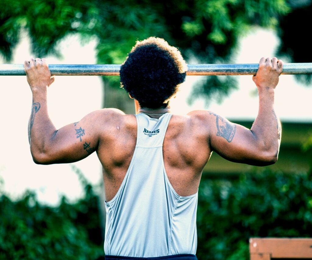 How to Do a Pull-up - 7 Variations - Illustrated Guide - Gym Geek